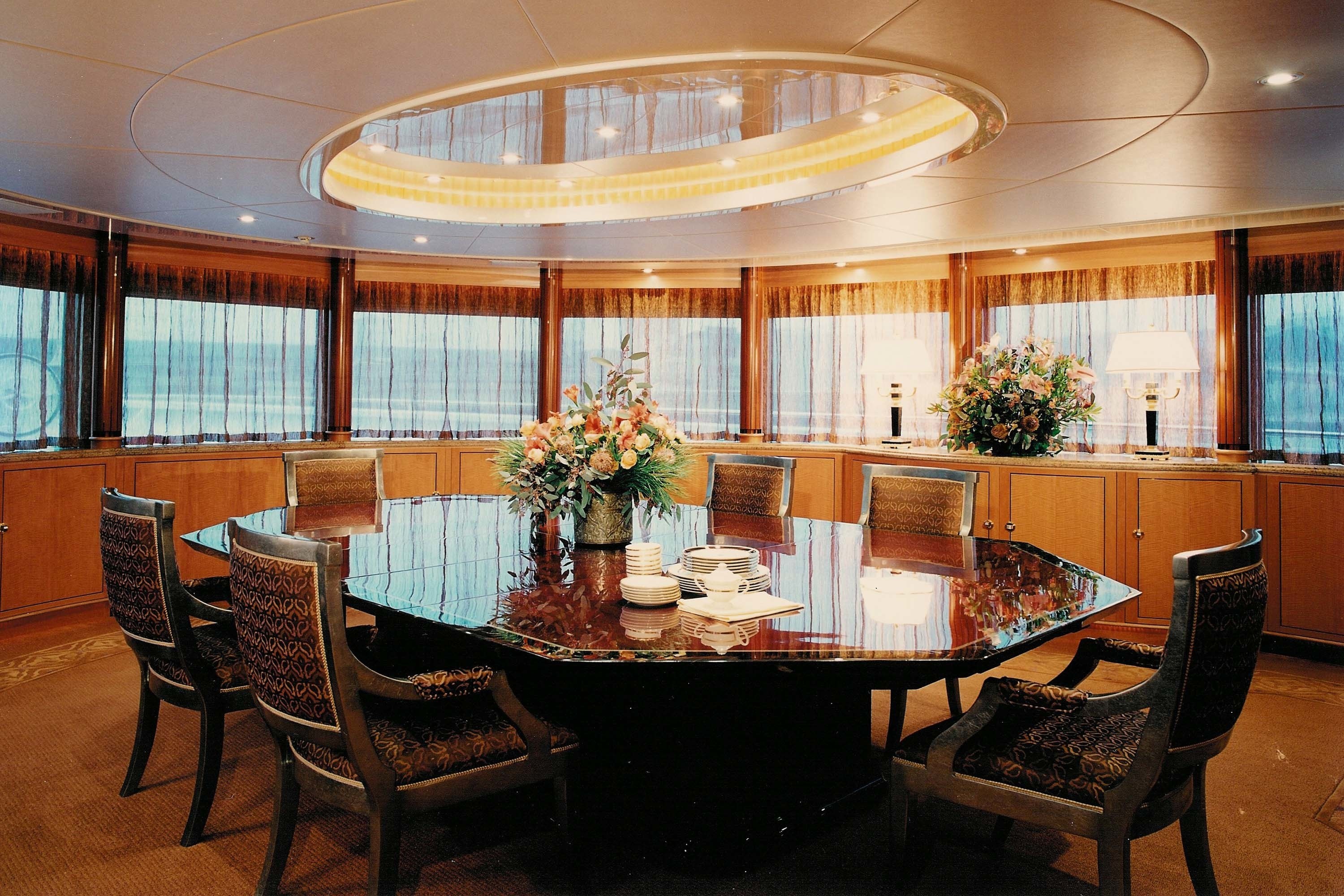 Yacht GALLANT LADY, Feadship | CHARTERWORLD Luxury Superyacht Charters